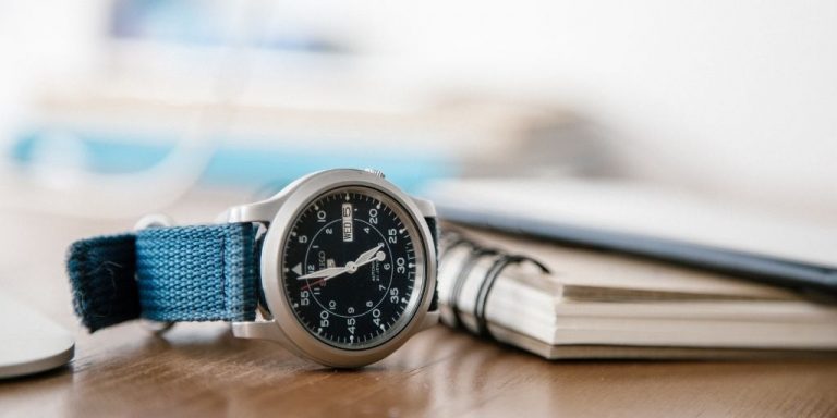 9 Best Watch Photography Tips & Challenges For Beginners ⌚