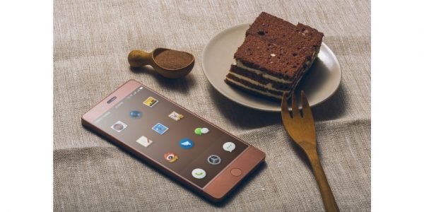 10 Creative Product Photography Ideas At Home [+Examples]