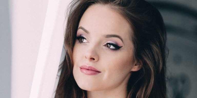 12 Makeup Photography Tips & Ideas For Beginners