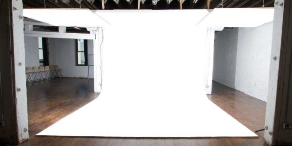 5 Easy White Background Photography Tips To Look Pro 🏳📸