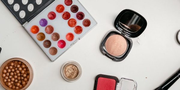 10 Creative Product Photography Ideas At Home [+Examples]