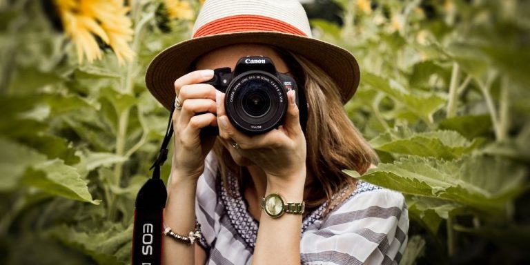 19 Actionable Studio Photography Tips & Ideas For Beginners